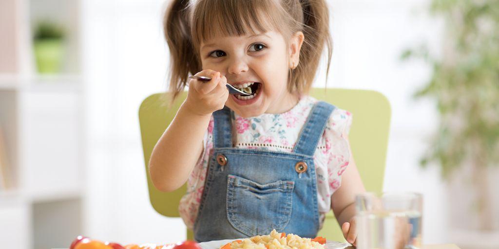 Stitichezza nei bambini: quali sono i migliori alimenti lassativi per i ...